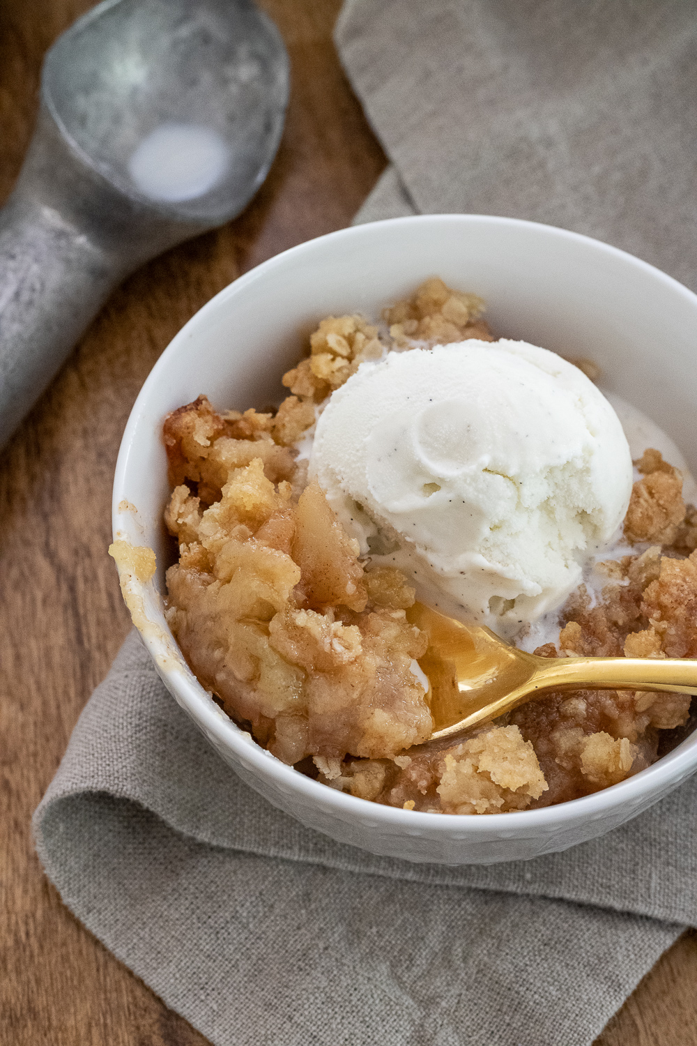 Old Fashioned Apple Crumble - Sincerely, Marie Designs